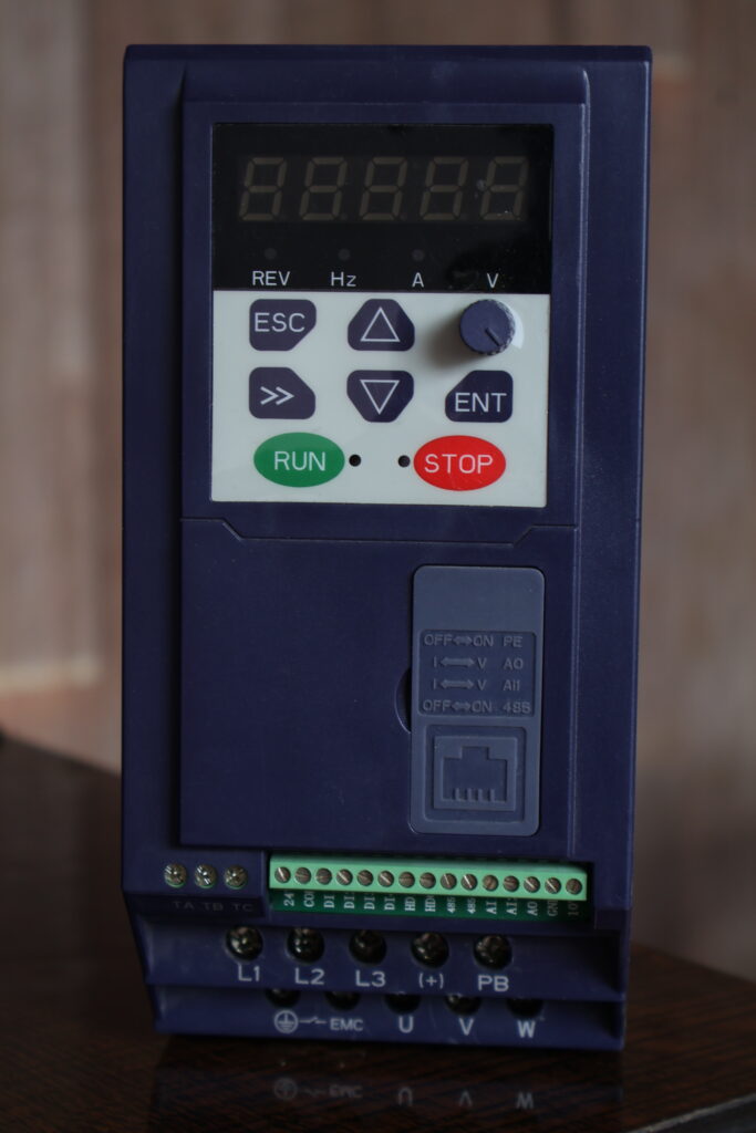 Lubi Electronics 5HP Solar VFD Controller, 3-Phase 440v – Get Power Solution: Solar Panel ...
